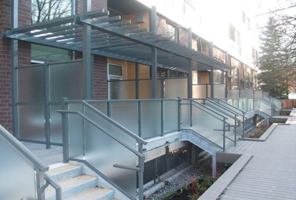 Custom Aluminum Railings - Innovative Aluminum Systems Inc.