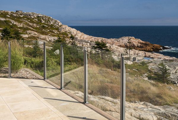 Infinity Topless Railings - Innovative Aluminum Systems Inc.